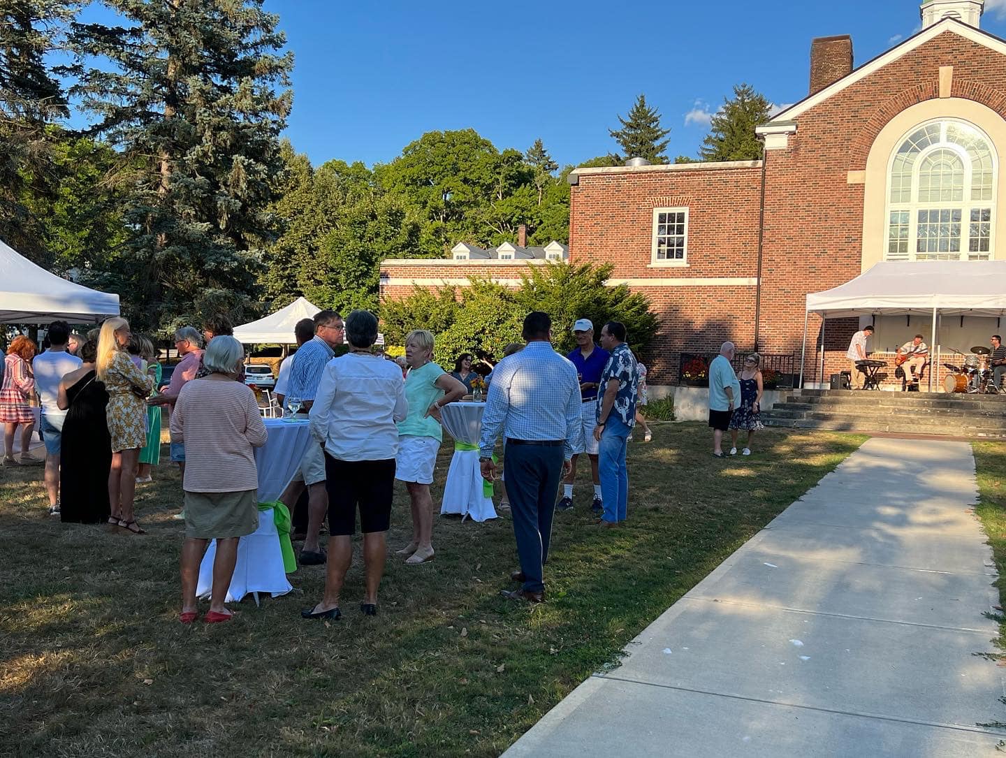 Cocktails for the Courts - Waverly Community House